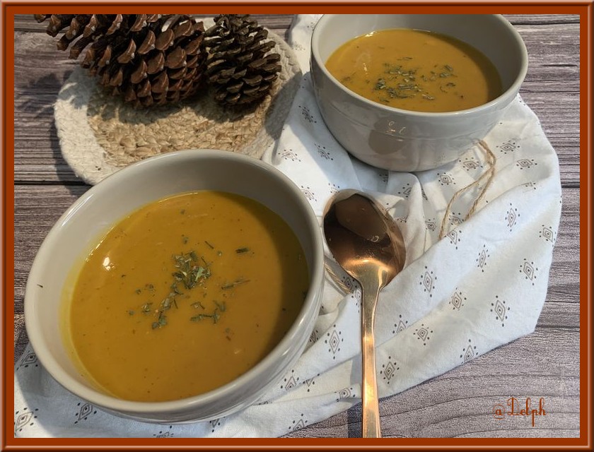 Soupe de potimarron rôti et châtaignes – Oh, la gourmande