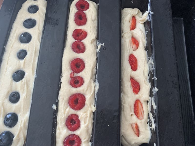 Cakes moelleux à la ricotta et fruits rouges – Oh, la gourmande